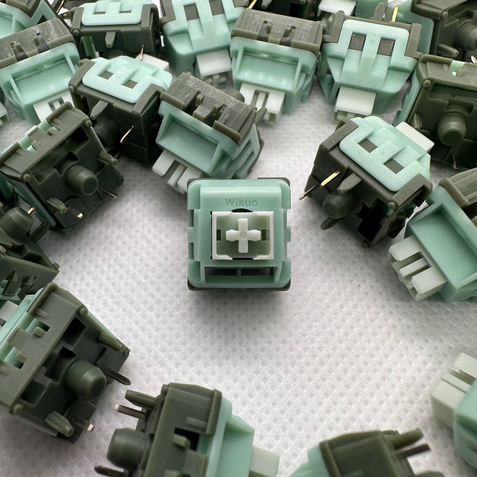 Wikuo Harmony Switch | CandyKeys